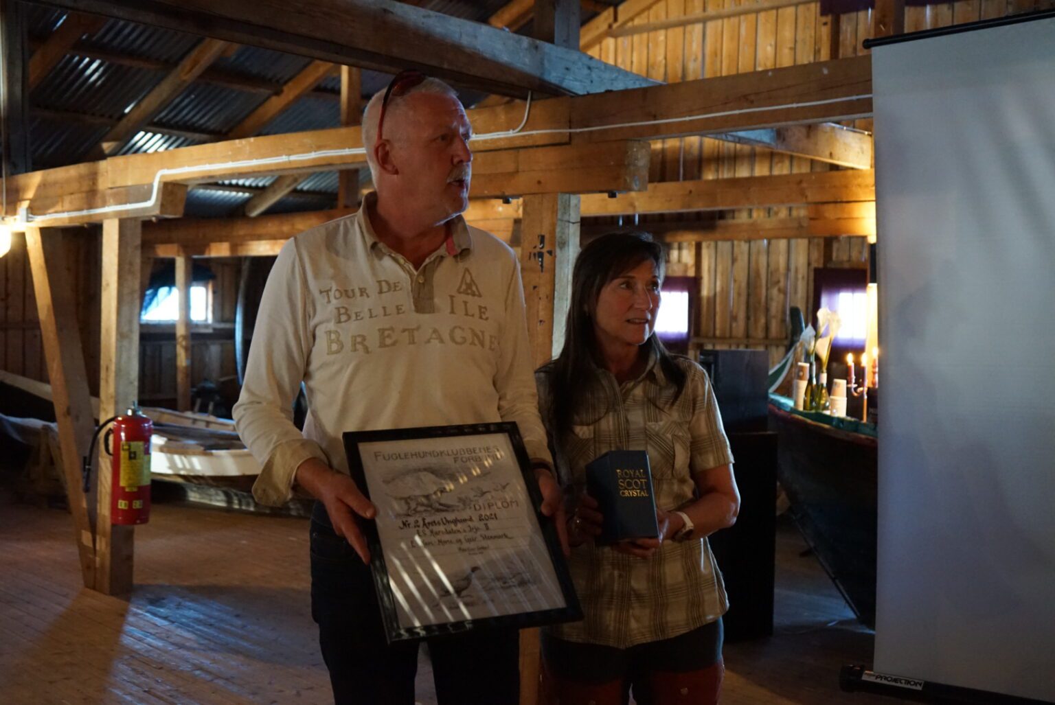 Kennel Harodalen fikk seg en overraskelse på NESK sommersamling Liland ...